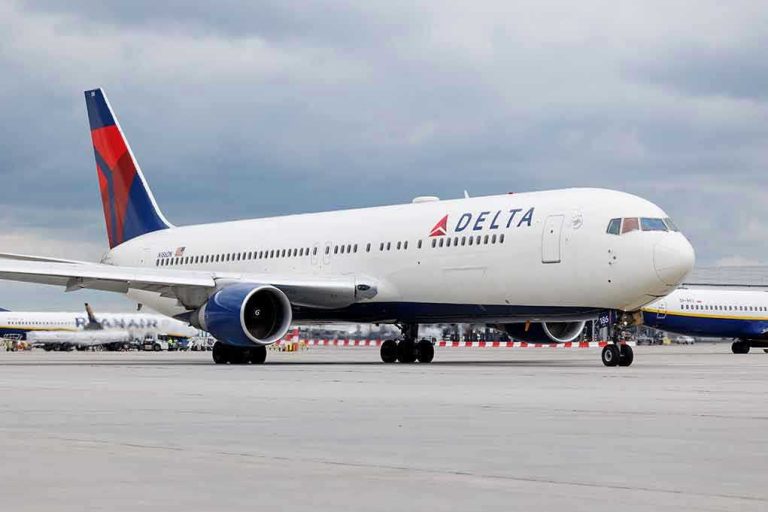 Delta Flight Emergency Exposes HORRIFYING Passenger Behavior | United Cause